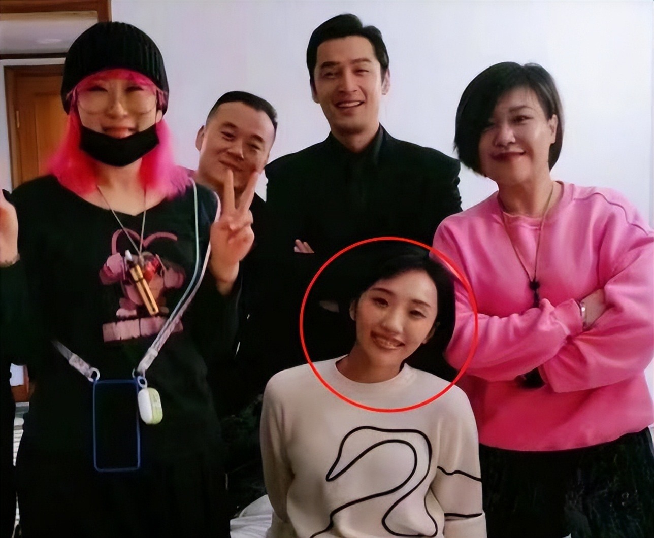 Pregnancy photos of Hu Ge's wife Huang Xining released: The husband and ...