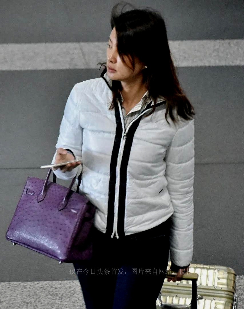 Liu Fangfei, who wears the most ordinary down jacket but is more ...