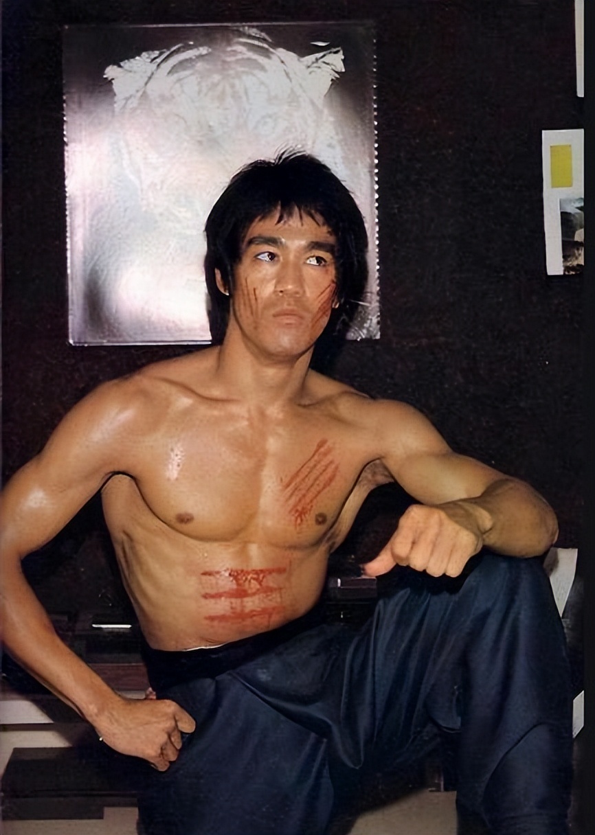 How good is Bruce Lee?Liang Xiaolong: I beat foreigners to the ground ...
