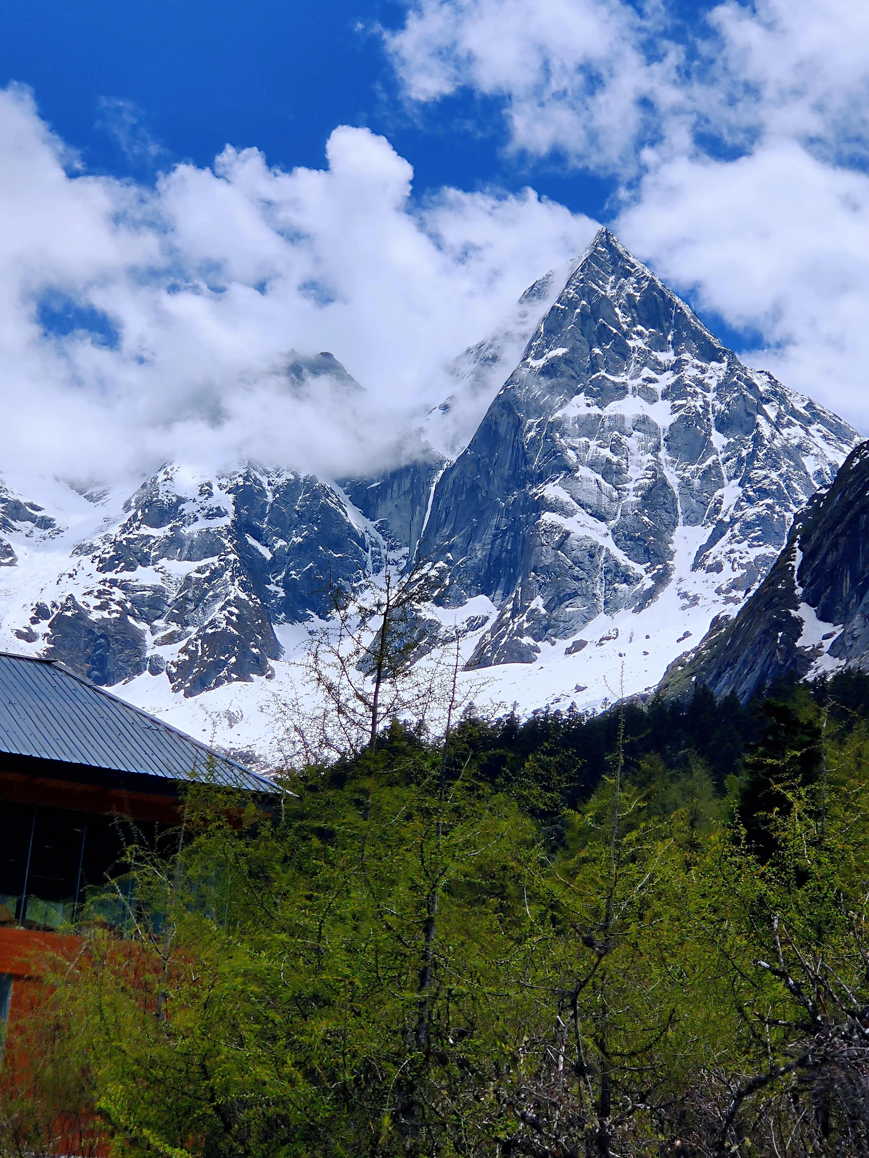 Bi Peng. Fall in love with the ditch glacier - iNEWS