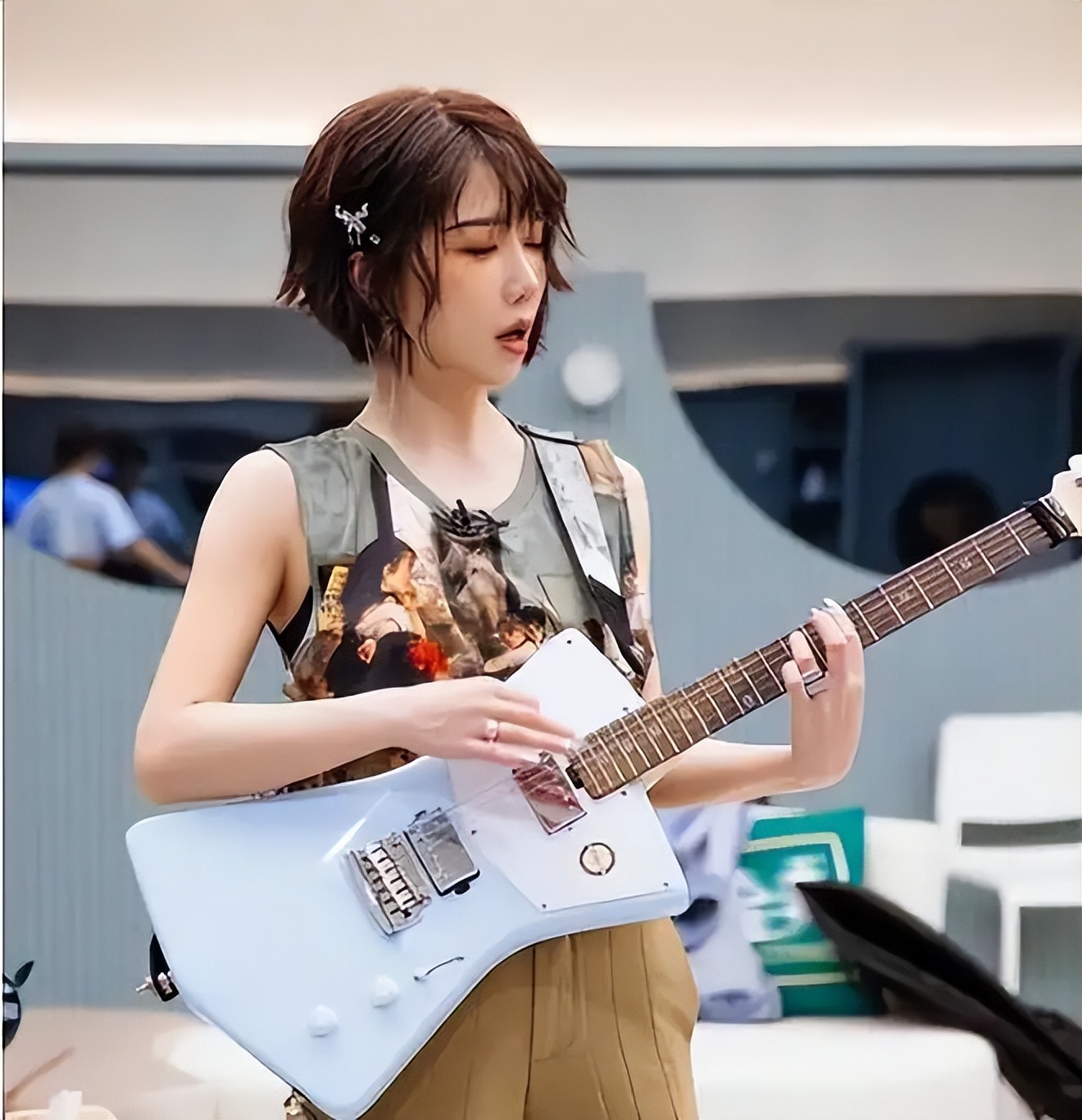 Mingyang Entertainment—Beauty Star-Liu Lian - iMedia