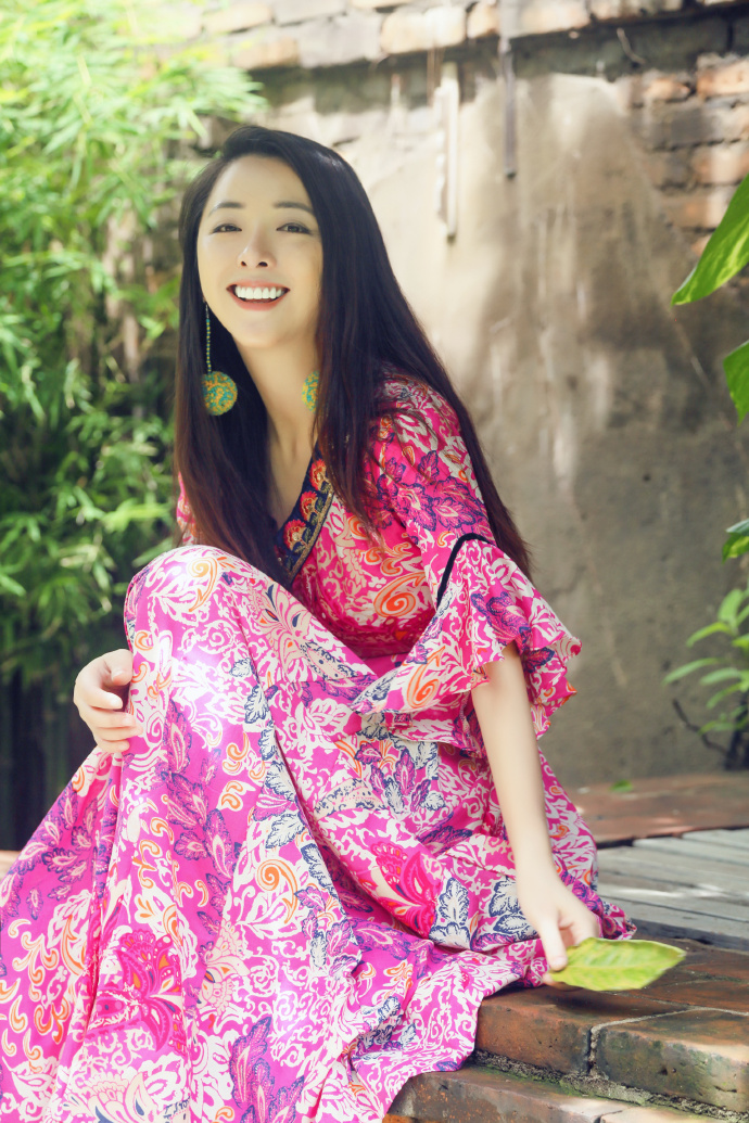 Huang Xiaolei: At the age of 28, she won the Best Newcomer Award, and ...