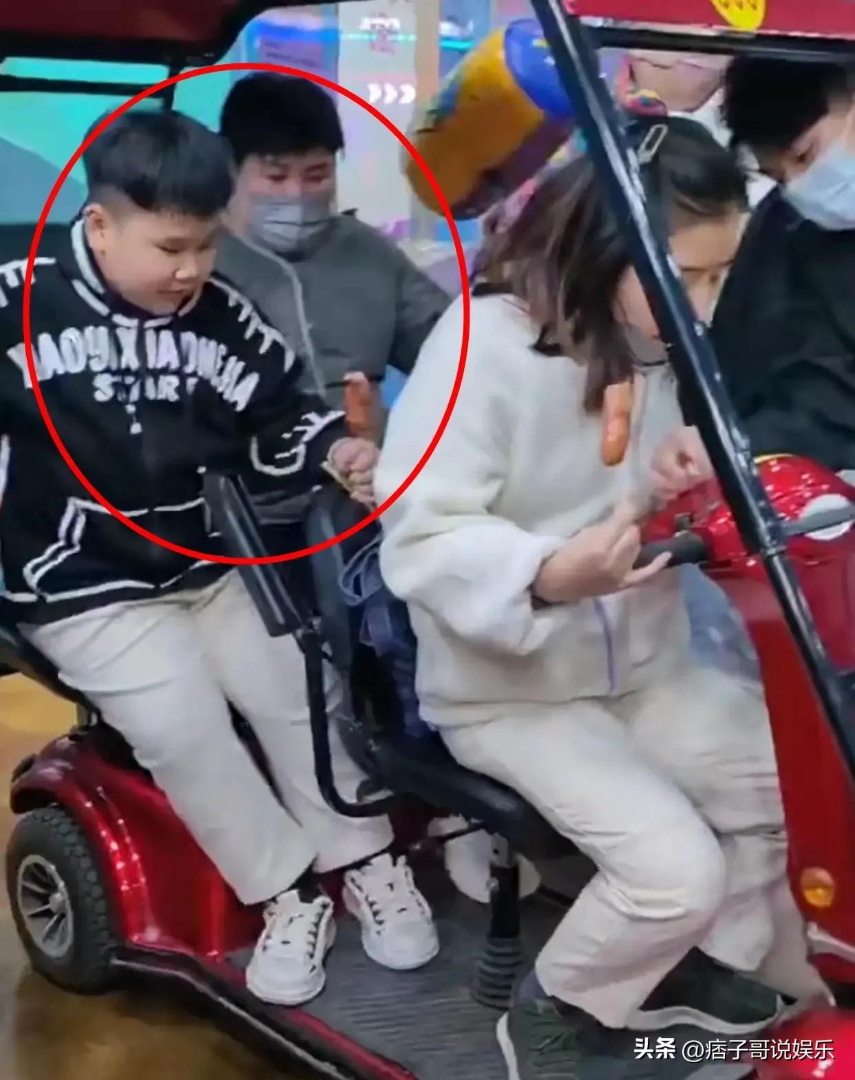 Guo Degang began to train Guo Fenyang, and when he went out to play ...