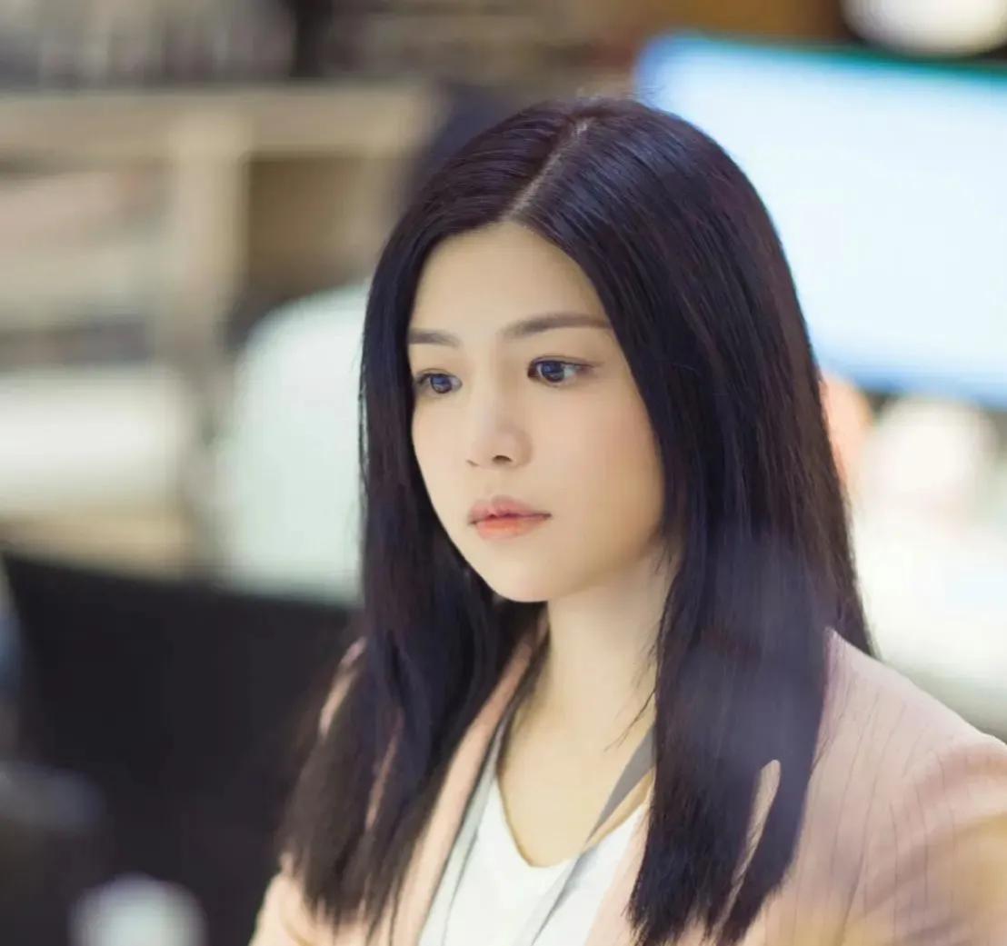 An ugly person with poor acting skills, trying to catch her husband's popularity? Please, she is ...