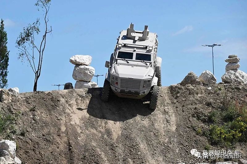 The reels of the "European Sartori" 2022 defense exhibition (below ...