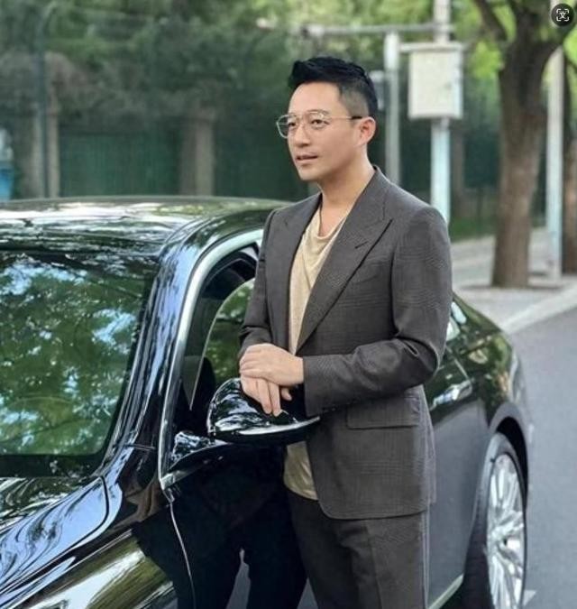 Koo Jun-yup was at home and the pot fell from the sky? Wang Xiaofei posted a dynamic, but Koo ...