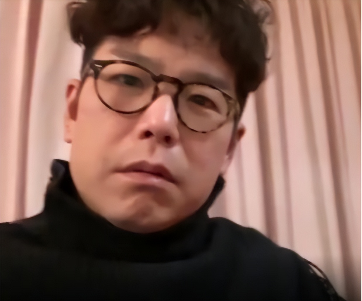 Lin Xiaofeng posted a family portrait, 76-year-old uncle Di Longhan ...