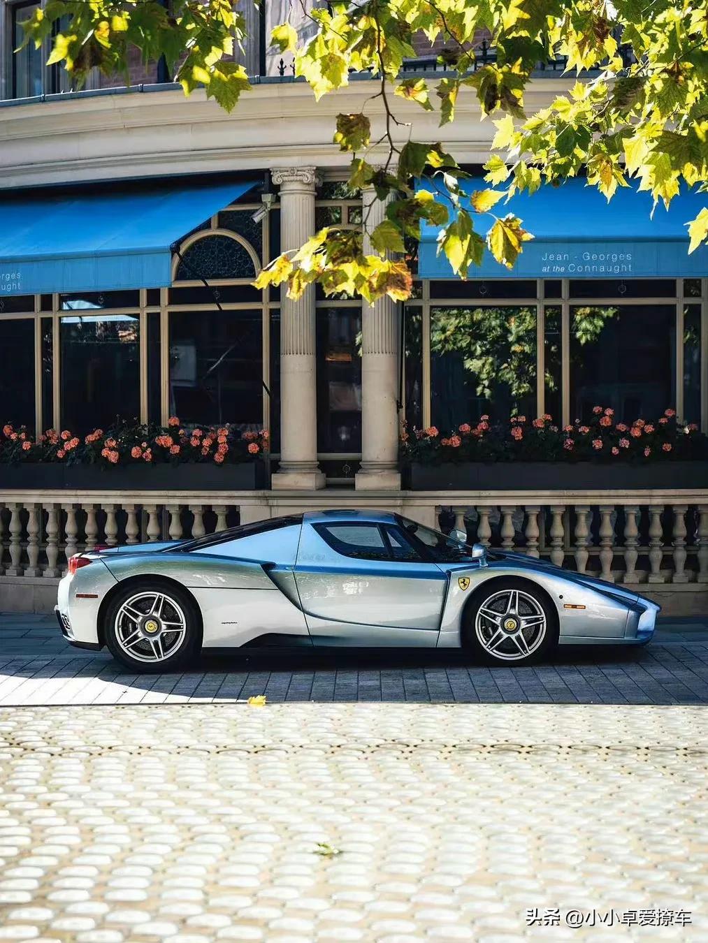 I can't describe it in words, it's so handsome, the Ferrari Enzo is so ...