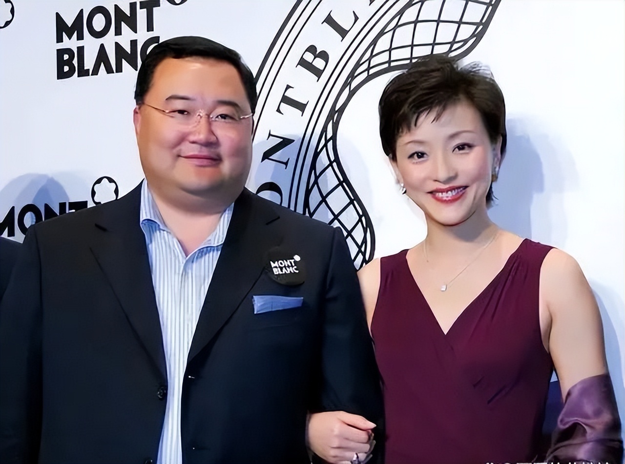 At that time, Yang Lan and his father broke up and insisted on marrying ...