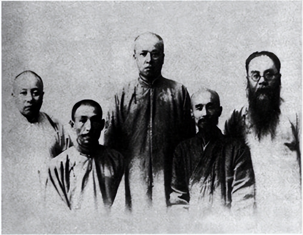 Ma Yifu in Nan Huaijin's eyes: Mr. Ma welcomes guests, he didn't even know that he would kneel ...