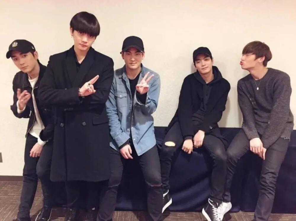 Korean boy group NU'EST will disband on March 14, Hwang Minhyun and ...