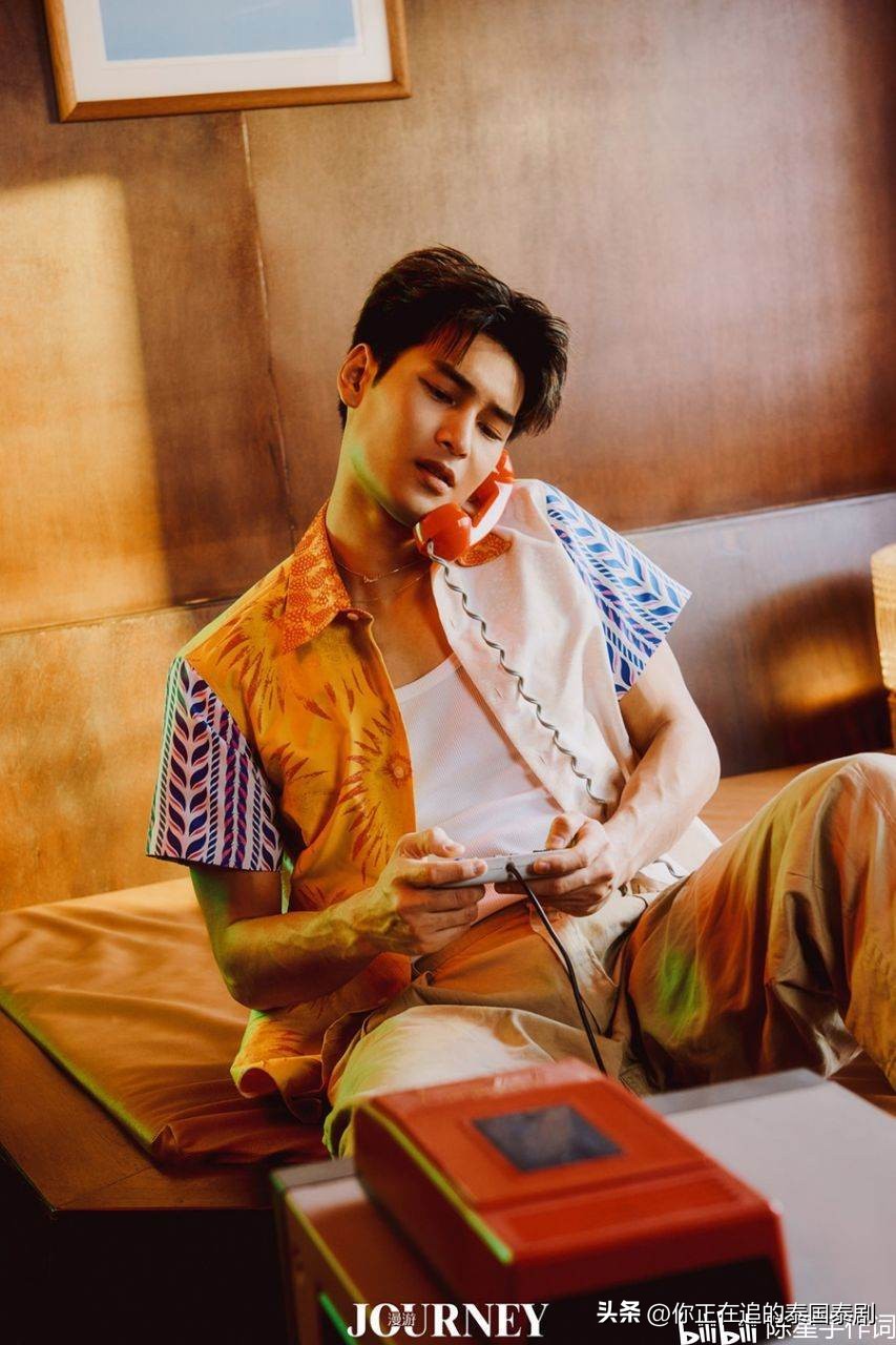 Thai drama tough duo Zhang Zeyi Mile and Chen Libo Apo's new magazine ...