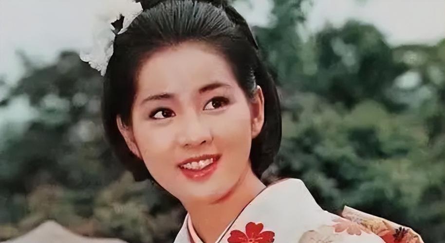 "Cosmetology Addicted" Han Huijing: Injecting soybean oil by herself ...