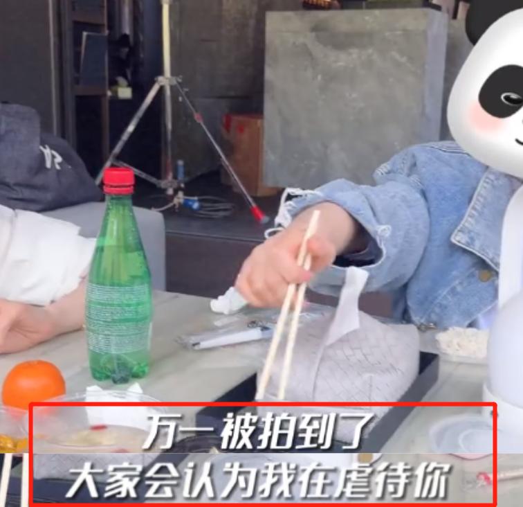 Hawick Lau's girlfriend was complained again! Put the dishes in front ...