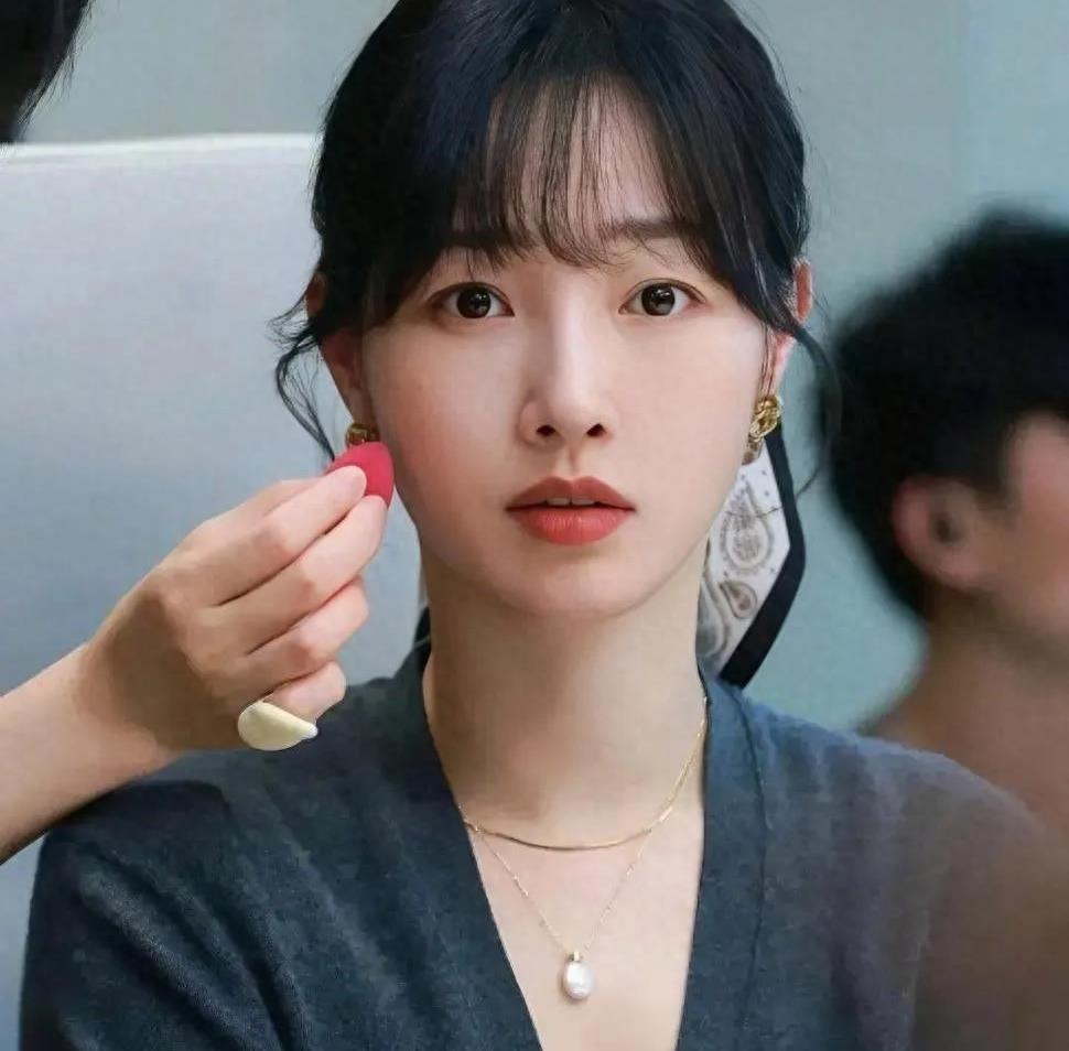 Bai Baihe's beauty is not surprising at first glance, but after a few ...