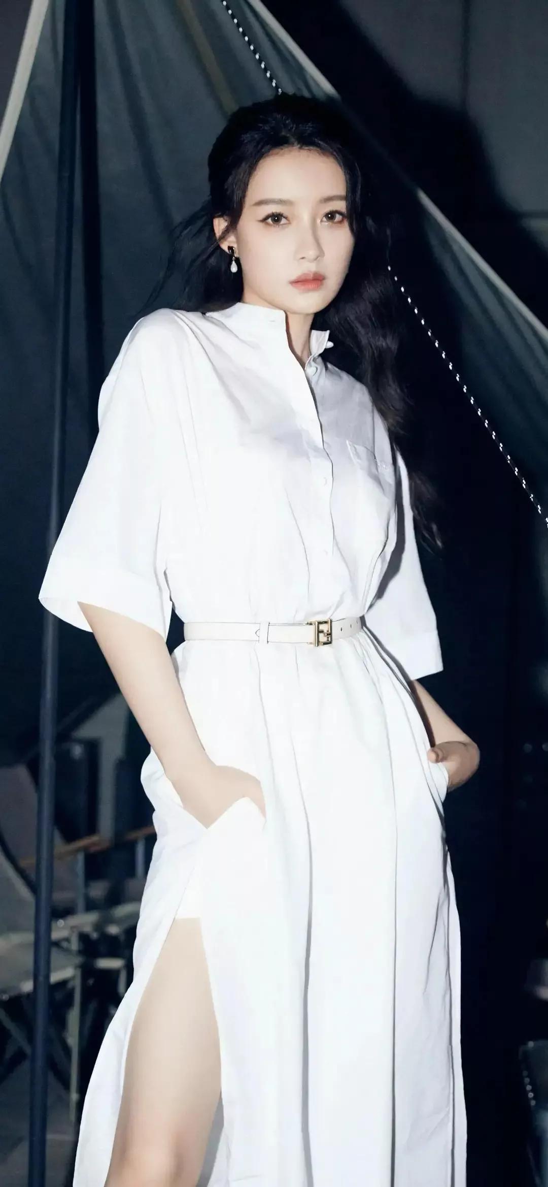 Sexy and charming Sun Yi - iMedia