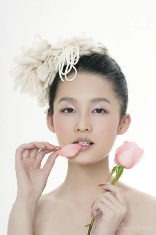 Beautiful Qin Qinzi Li Qin: underwear endorsement pictures, beautiful ...