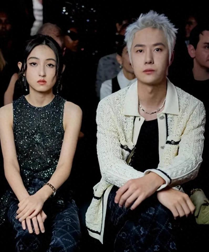 Shocking! Wang Yibo and Zhang Zifeng wear couple pants together ...