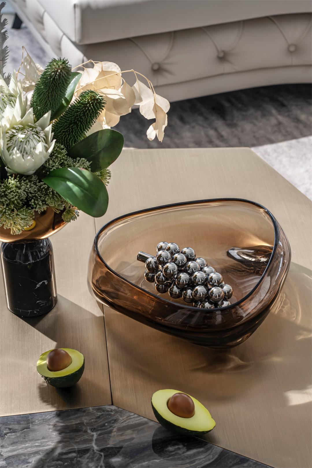 Bright leopard shadow, carving nature - iNEWS