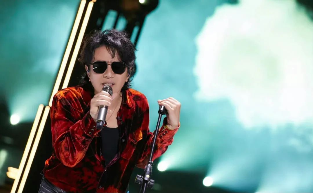 Rock Poet Zheng Jun's "Call Me by Fire" Reappears "Elopement" - iNEWS