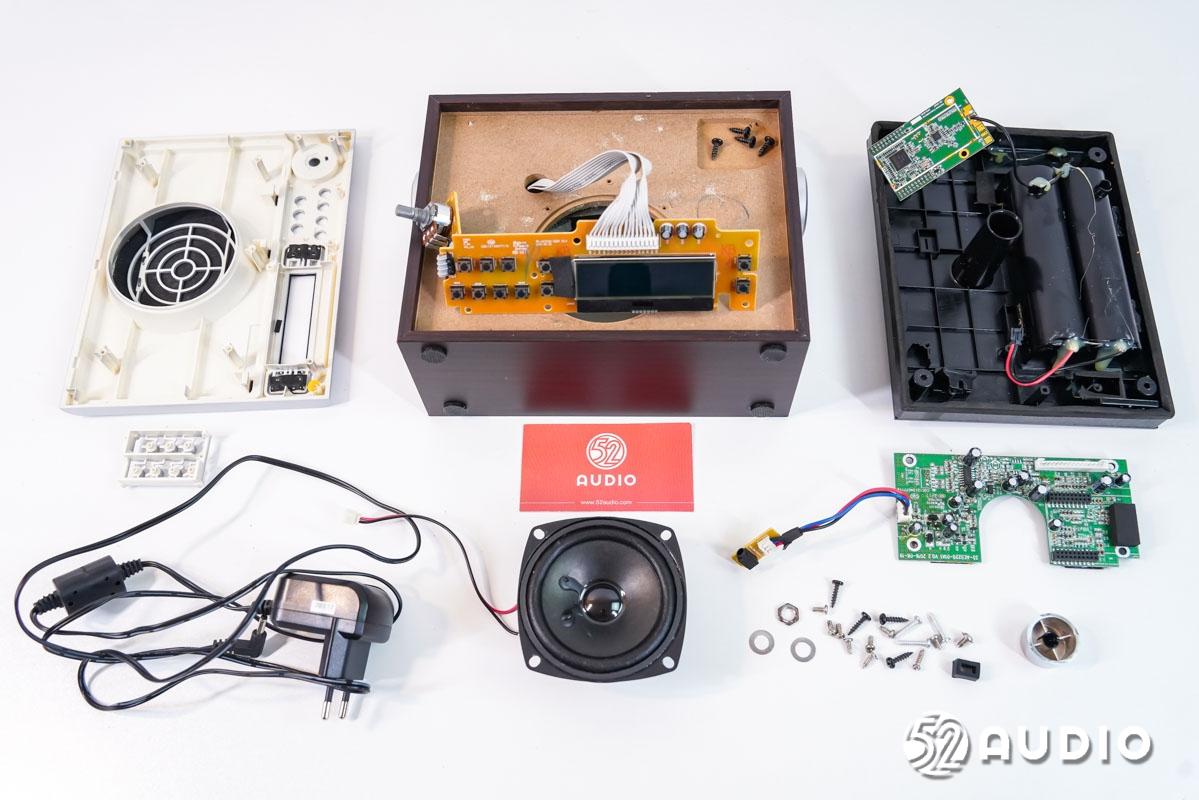 In-depth dismantling of Philips radio, equipped with digital display ...