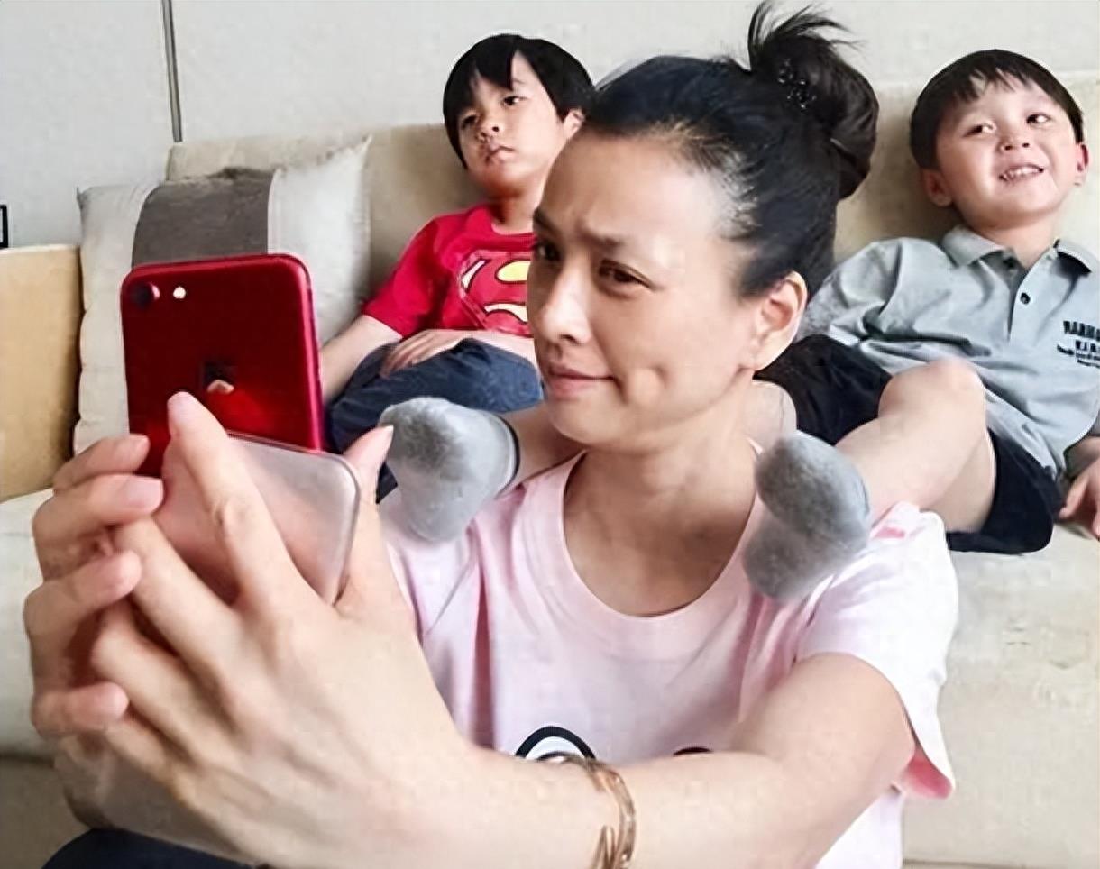 "Surprise! Zhang Ting and his wife actually did this this time!" - iMedia