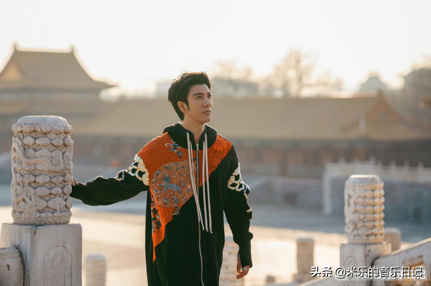 Wang Leehom sang a piece of history with a piece of "Heaven and Earth ...