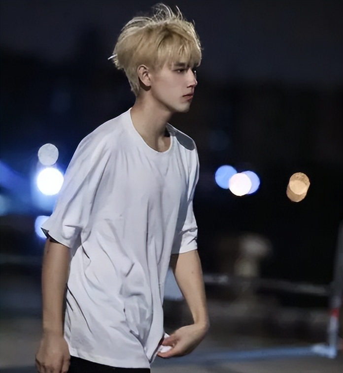 Chen Feiyu was revealed to have been in love with a female internet ...