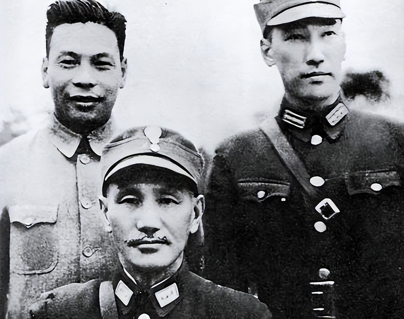 Jiang Weiguo approached Dai Jitao and asked who his biological father ...