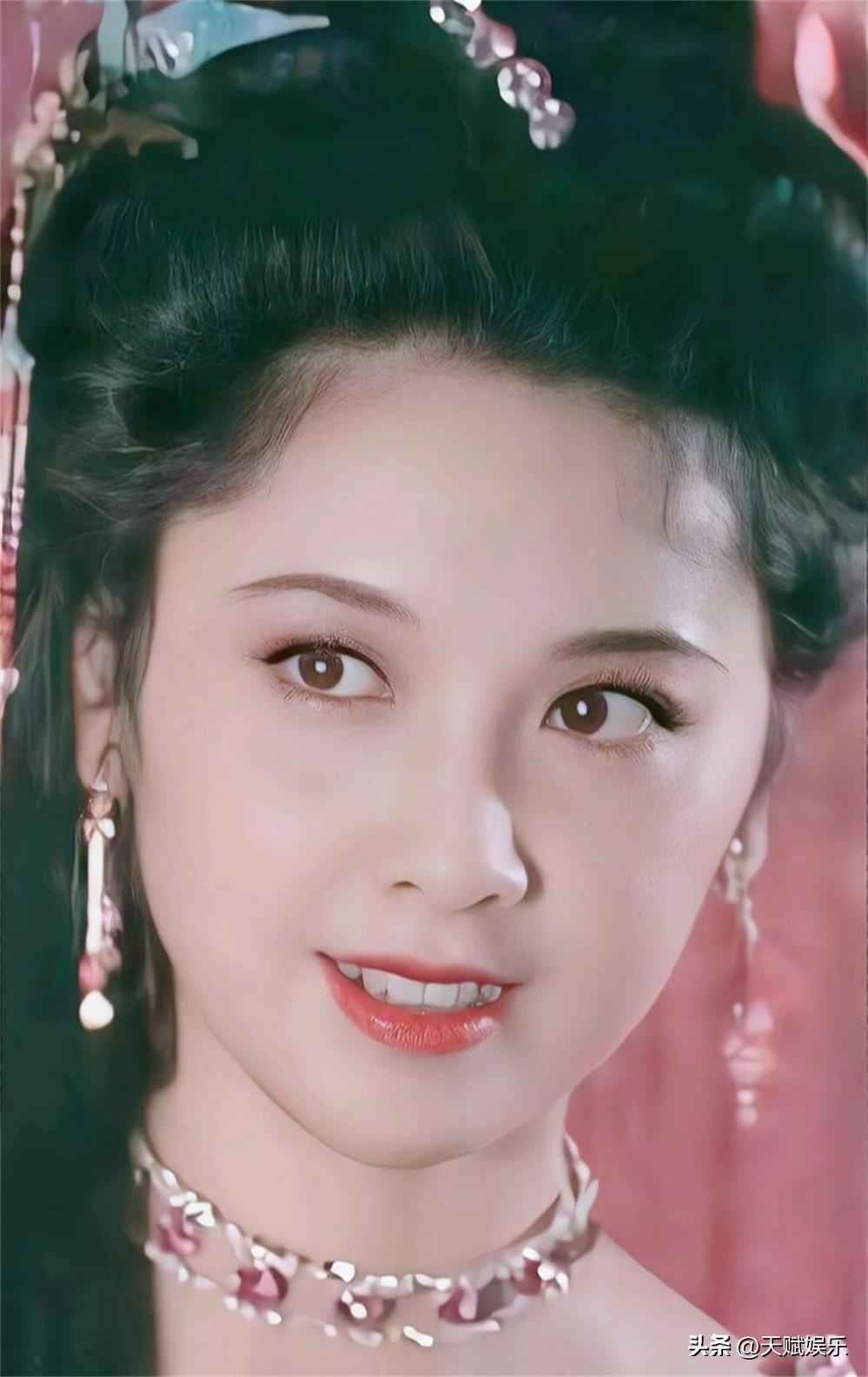 The 2023 version of the national first-class actor Zhu Lin's beautiful ...