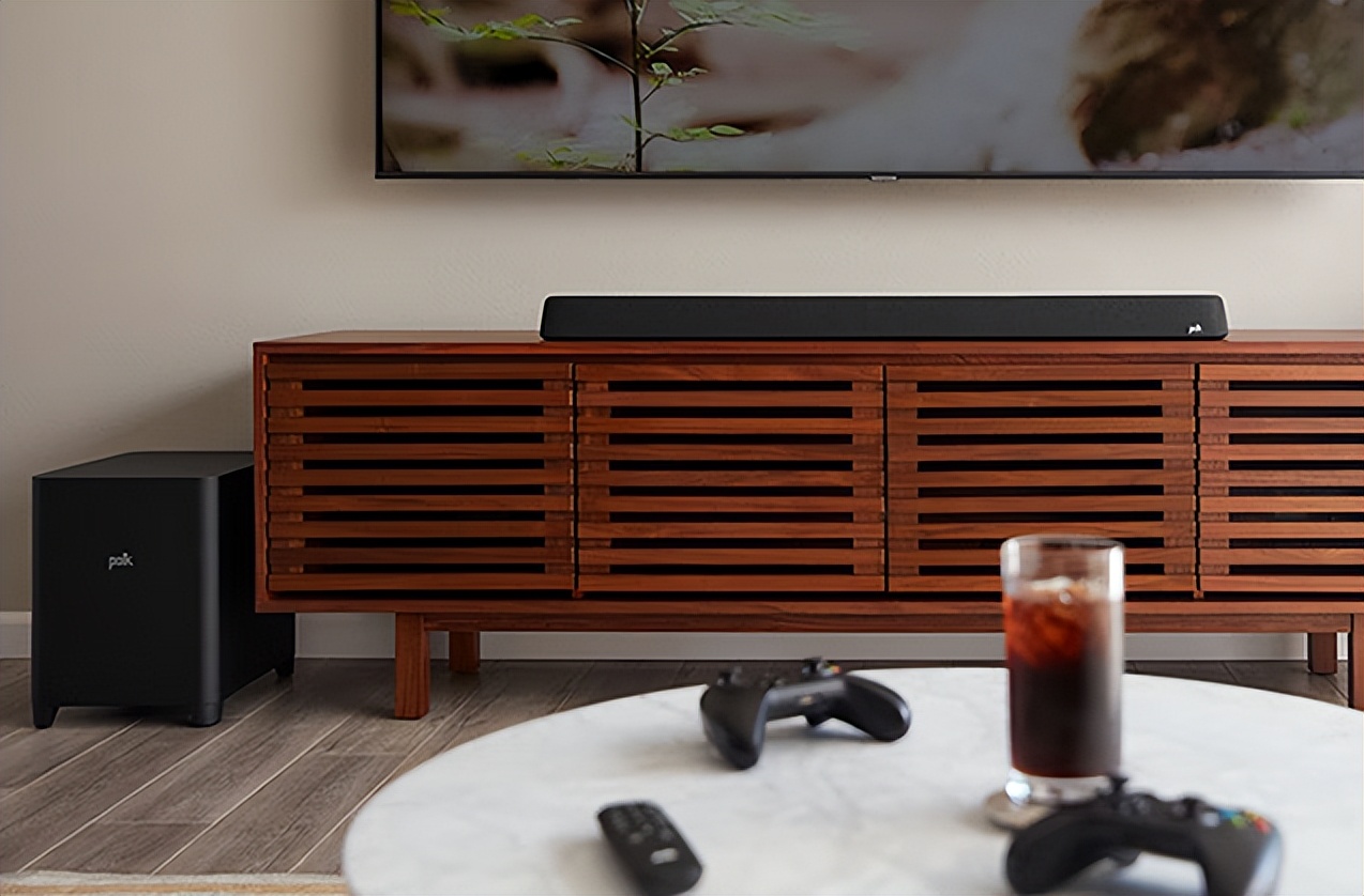 The best partner of the TV in the living room - the sound bar, let you ...