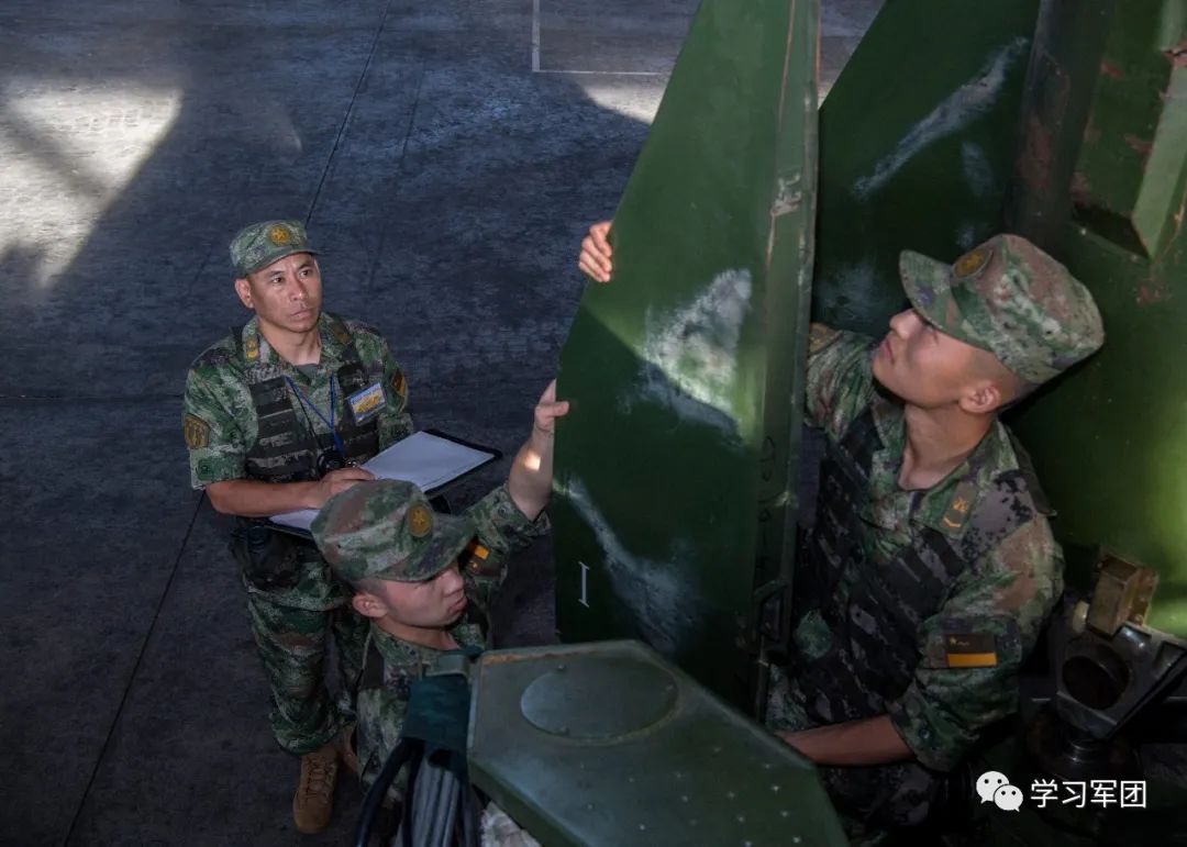 He Xianda, First Sergeant Major of a Brigade of the Rocket Army: "Ace ...