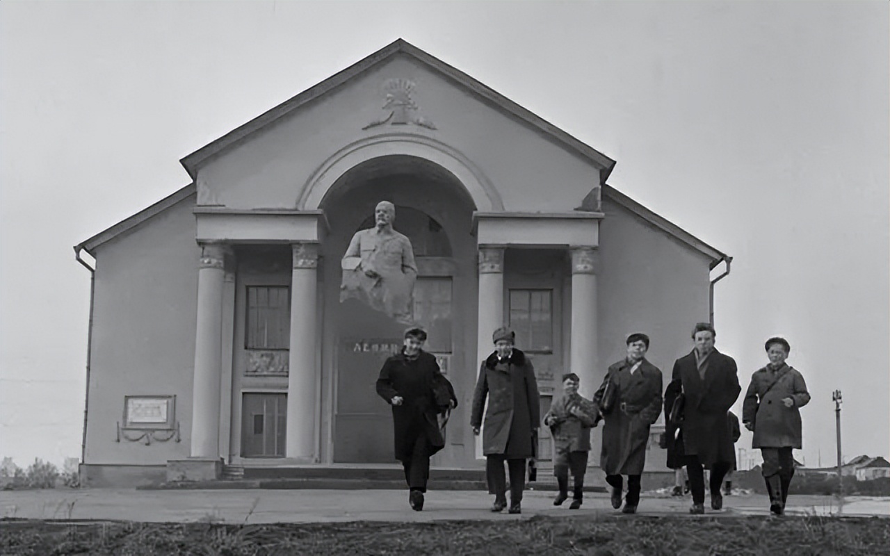 The heroic leader of the Brest Fortress, who worked odd jobs for 10 ...