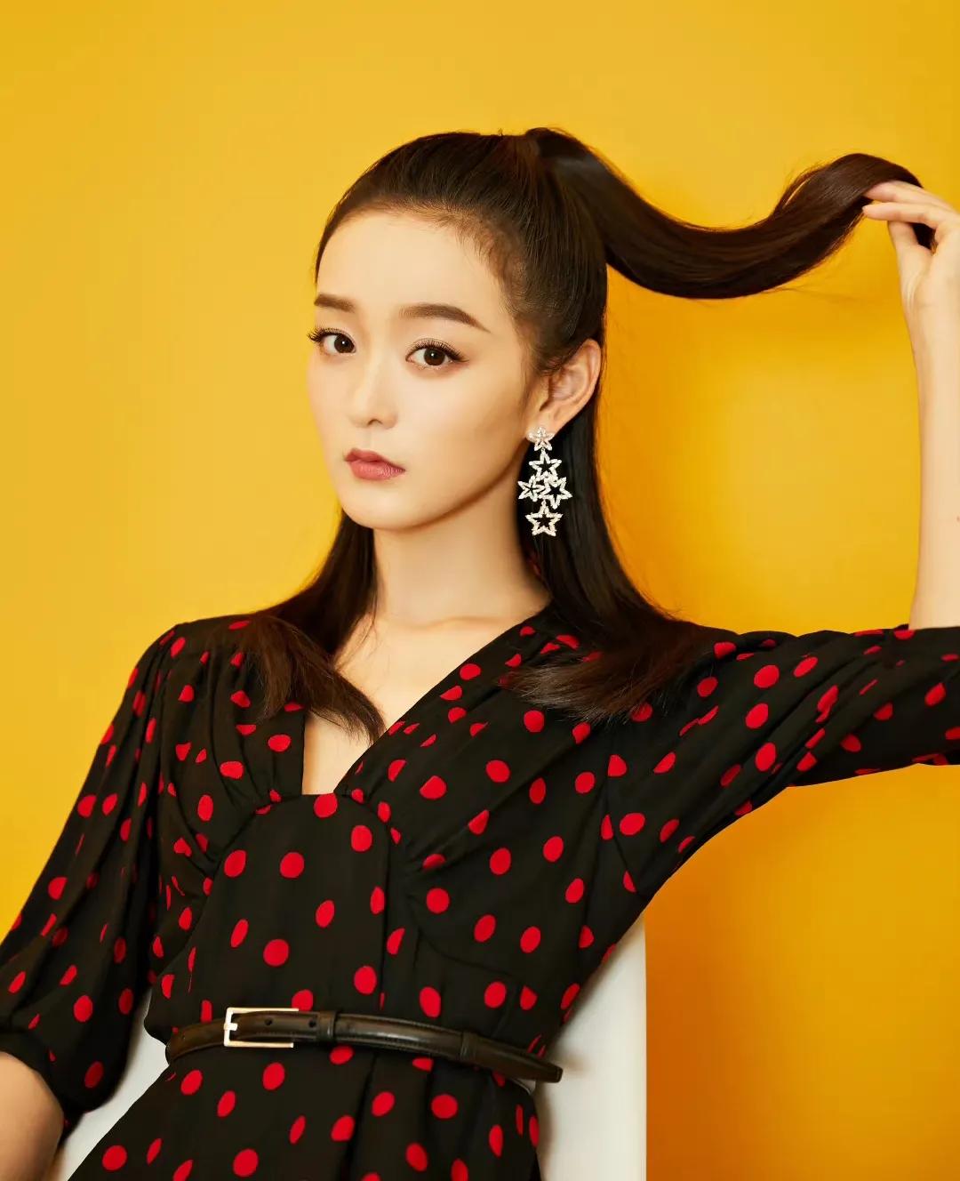 Chongqing beauty He Hongshan - iNEWS