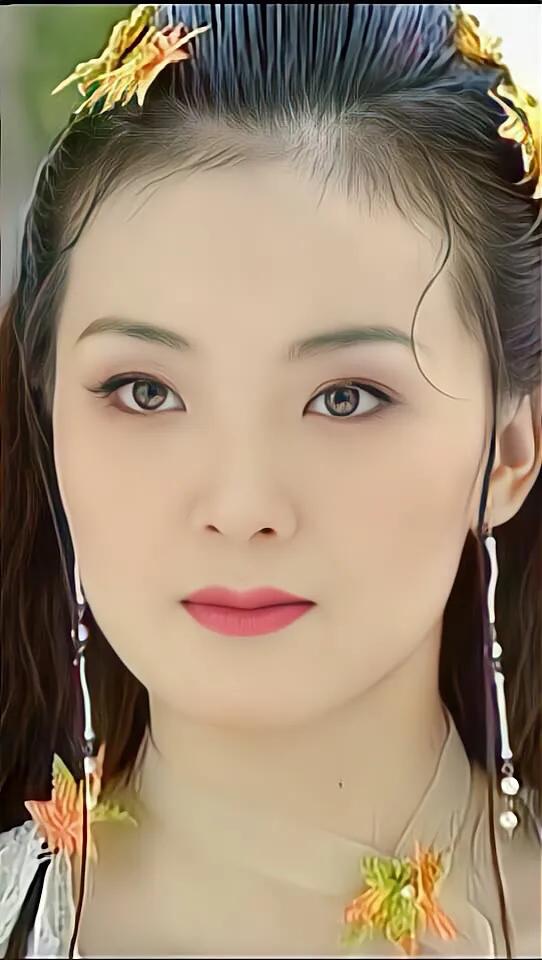 Wang Yan's appearance is at its peak, Bai Feifei is so beautiful - iNEWS
