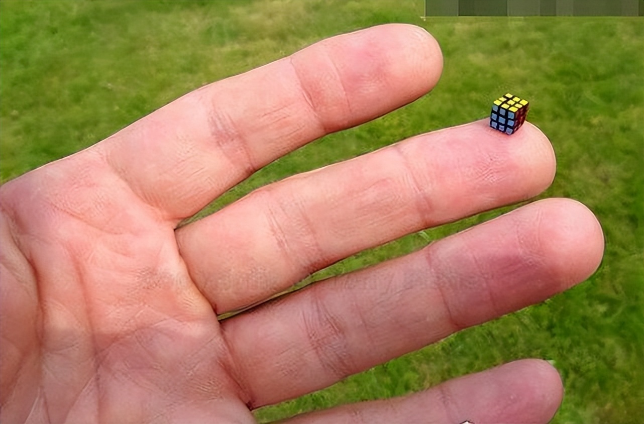 The smallest Rubik's cube in the world - iNEWS