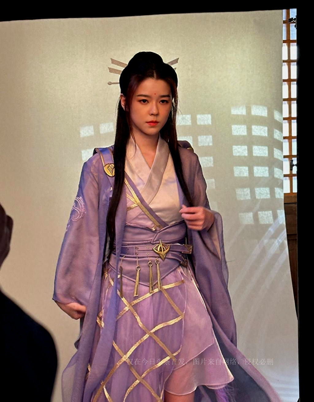 Mozi played Zhou Zhiruo, and she and Tong Jincheng went to Hengdian to ...