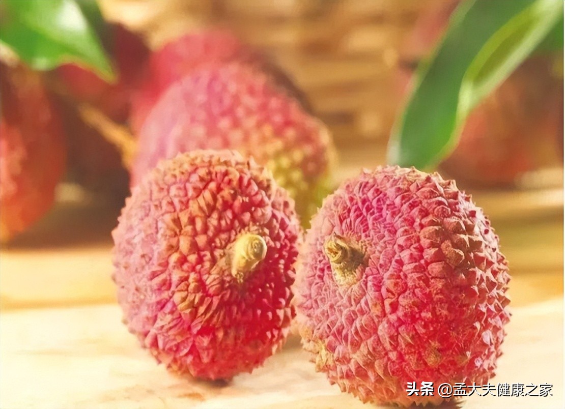 Eating lychees like this is eating insects?Netizen: The hand is ...