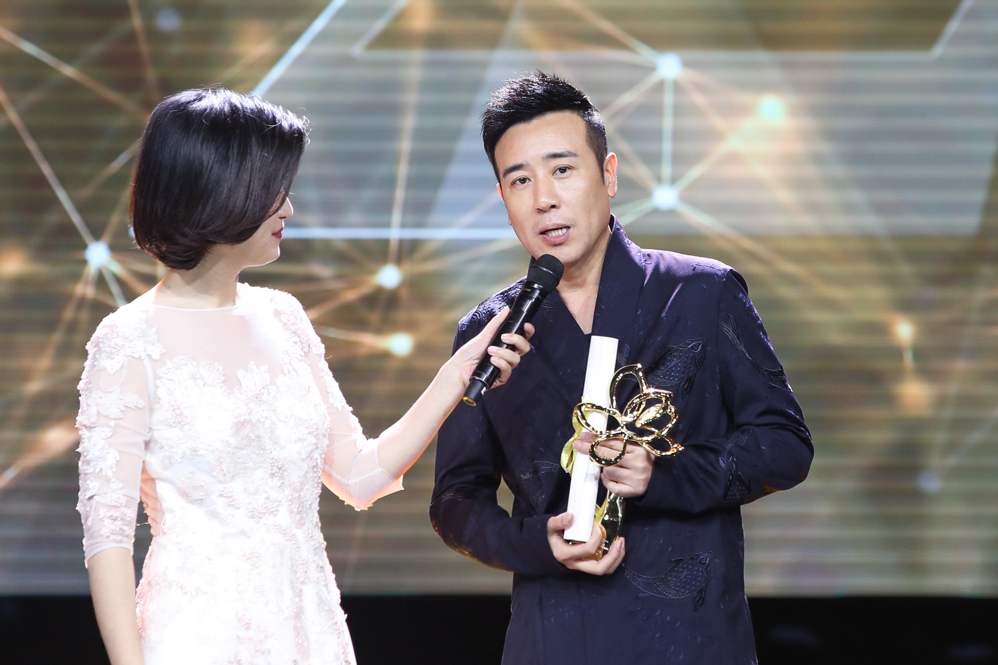 Yu Hewei was awarded the "National First-Class Actor" at the age of 51 ...