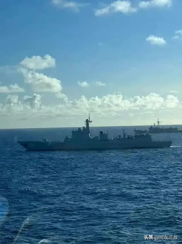 The 054A is approaching Taiwan Island, and the Kangding class is across ...