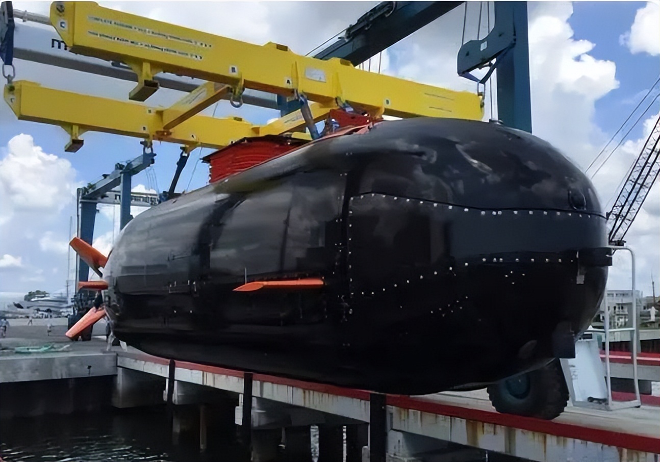 The U.S. Navy is ready! New Miniature Submarine Drops Navy SEALs - iMedia