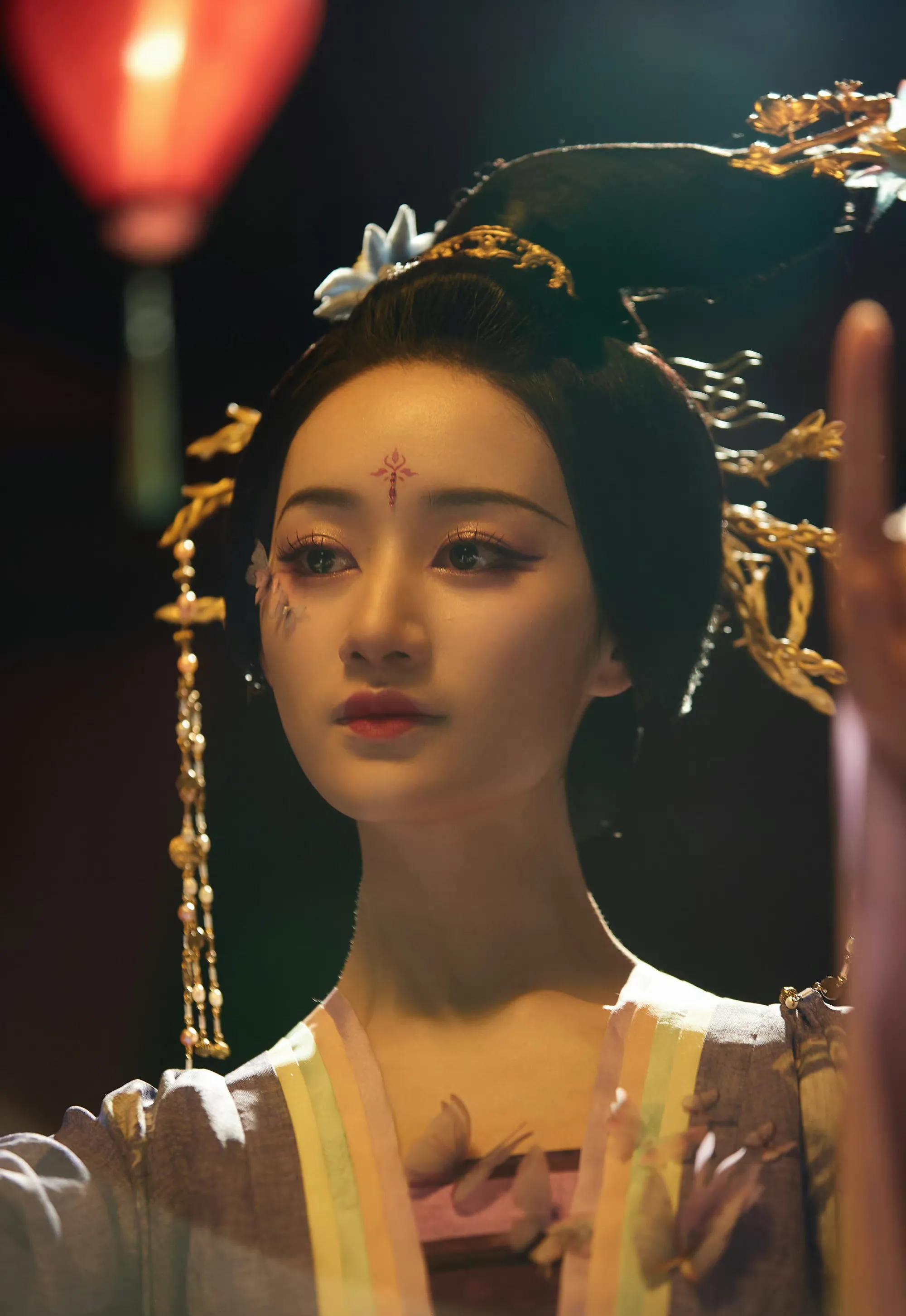 Guo Xiaoting's ancient costume wallpaper sharing: cold as the moon ...