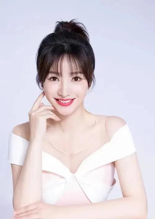 Liu Yan's photo is too beautiful - iNEWS