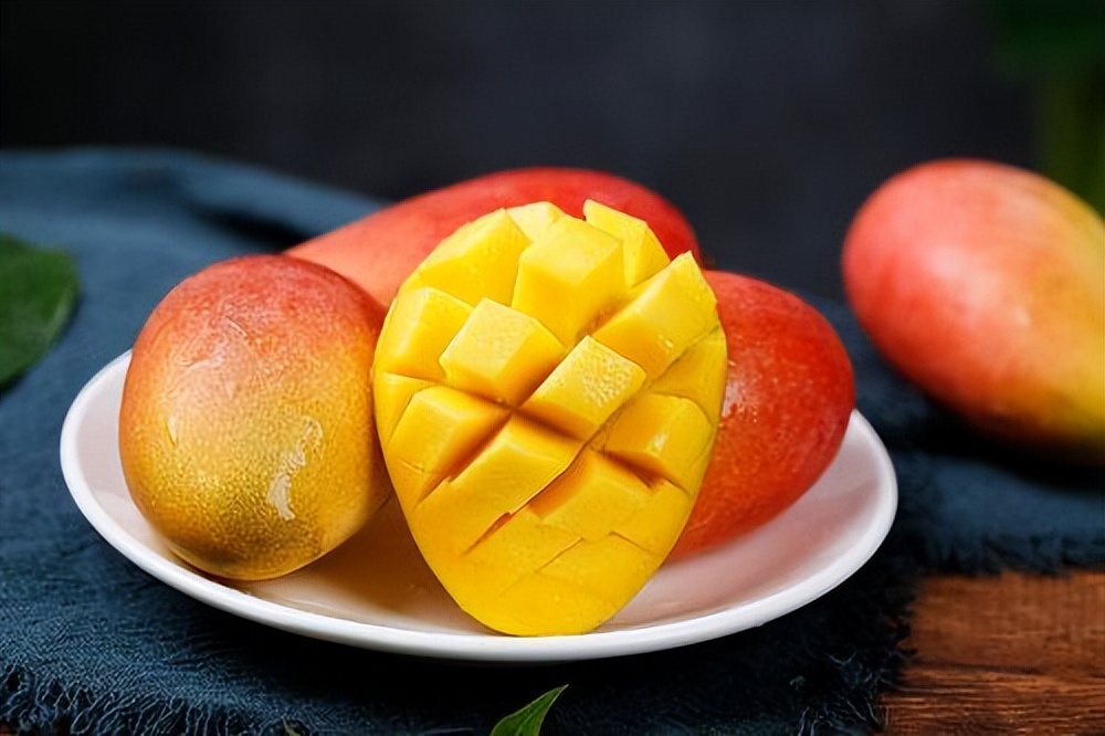 Can you really eat mango during your period?What happens if you ...