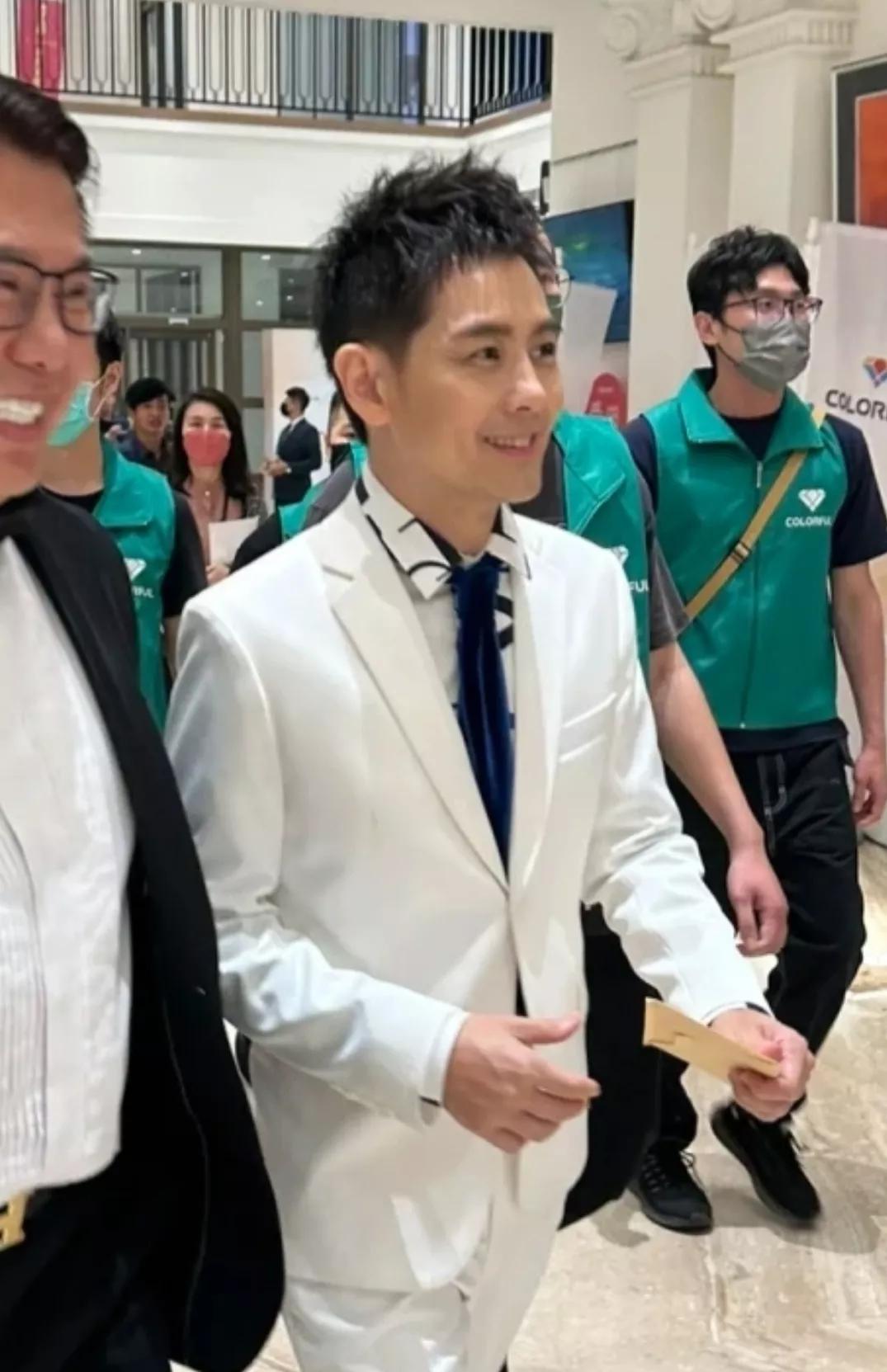 Jimmy Lin's recent photos were exposed. He recovered very well after ...