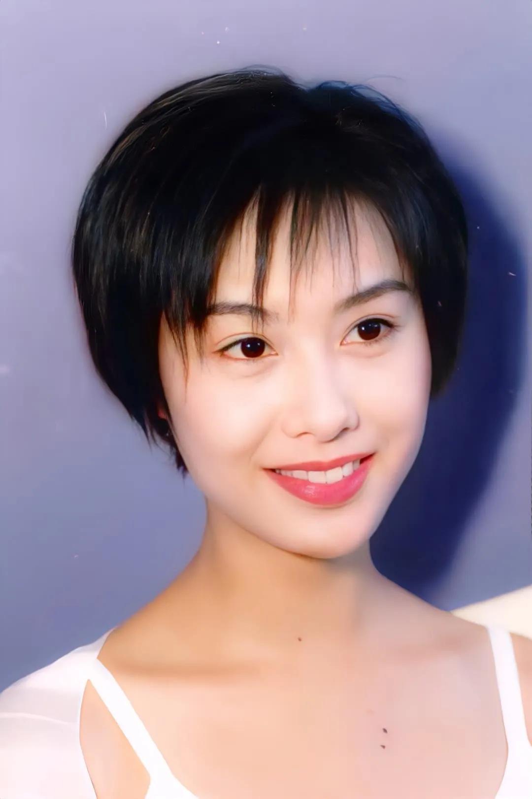 Athena Chu nostalgic photos 10 - iNEWS