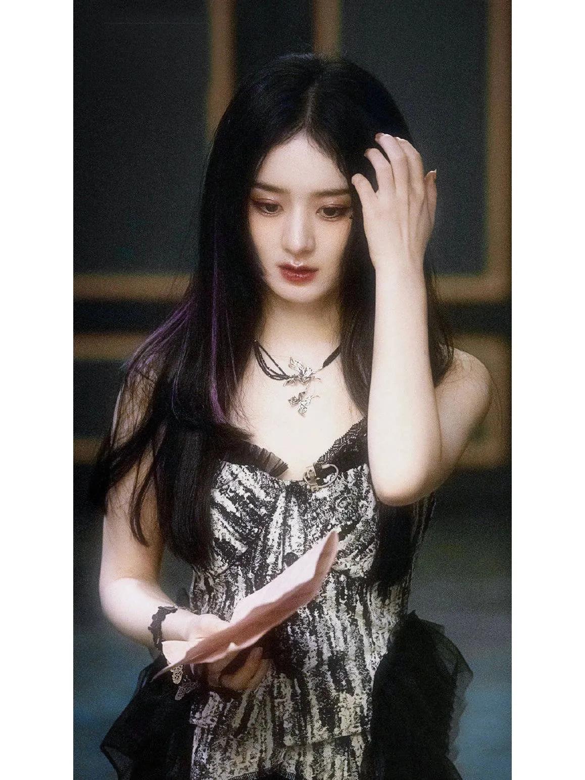 The world is awake Zhao Liying - iMedia