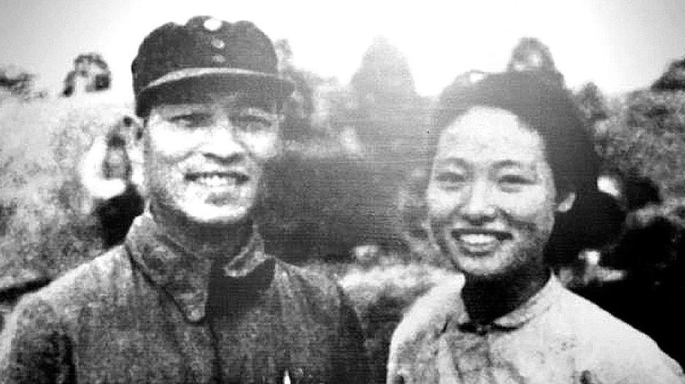 If Peng Xuefeng, the division commander of the New Fourth Army, was ...