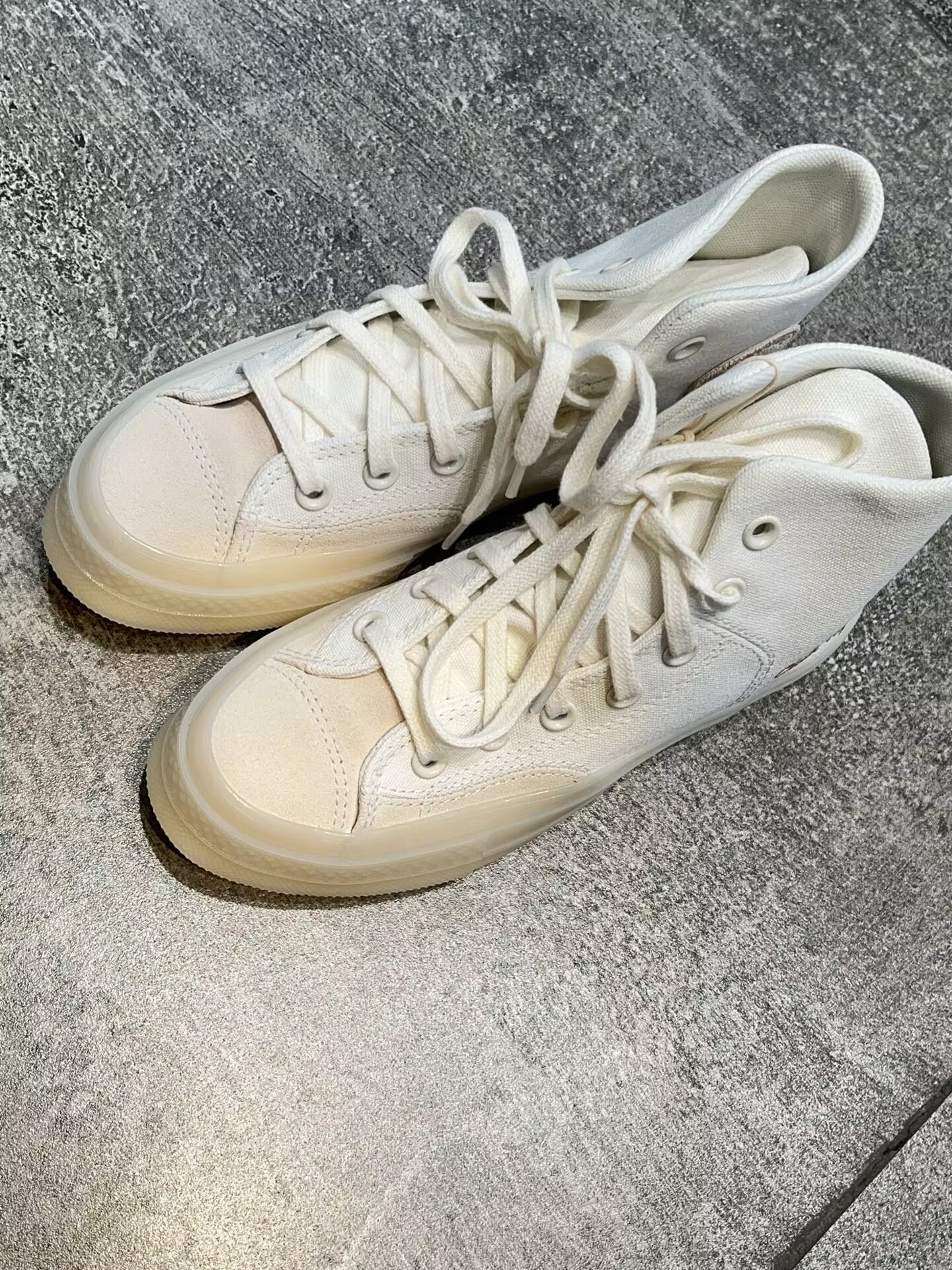 Once Converse starts, there are only one pair and many pairs - iNEWS