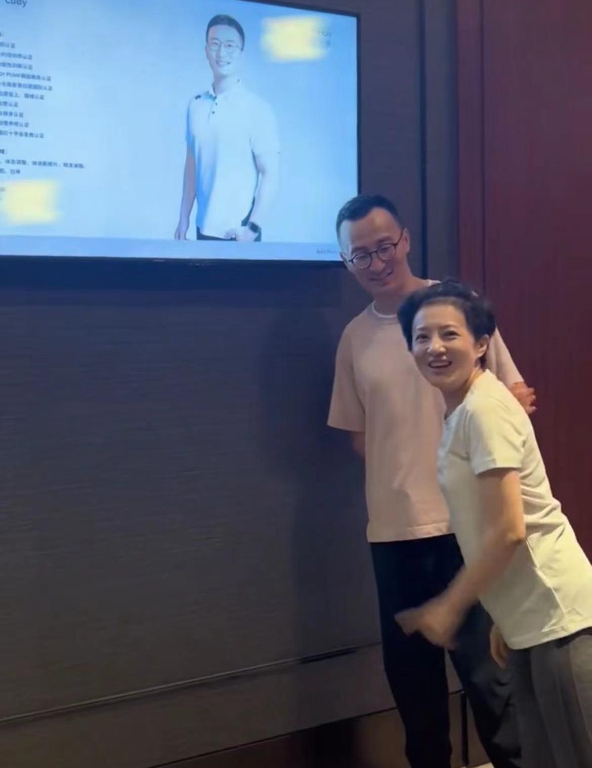 The 42-year-old Jin Ming had an affair with his fitness coach. The man ...